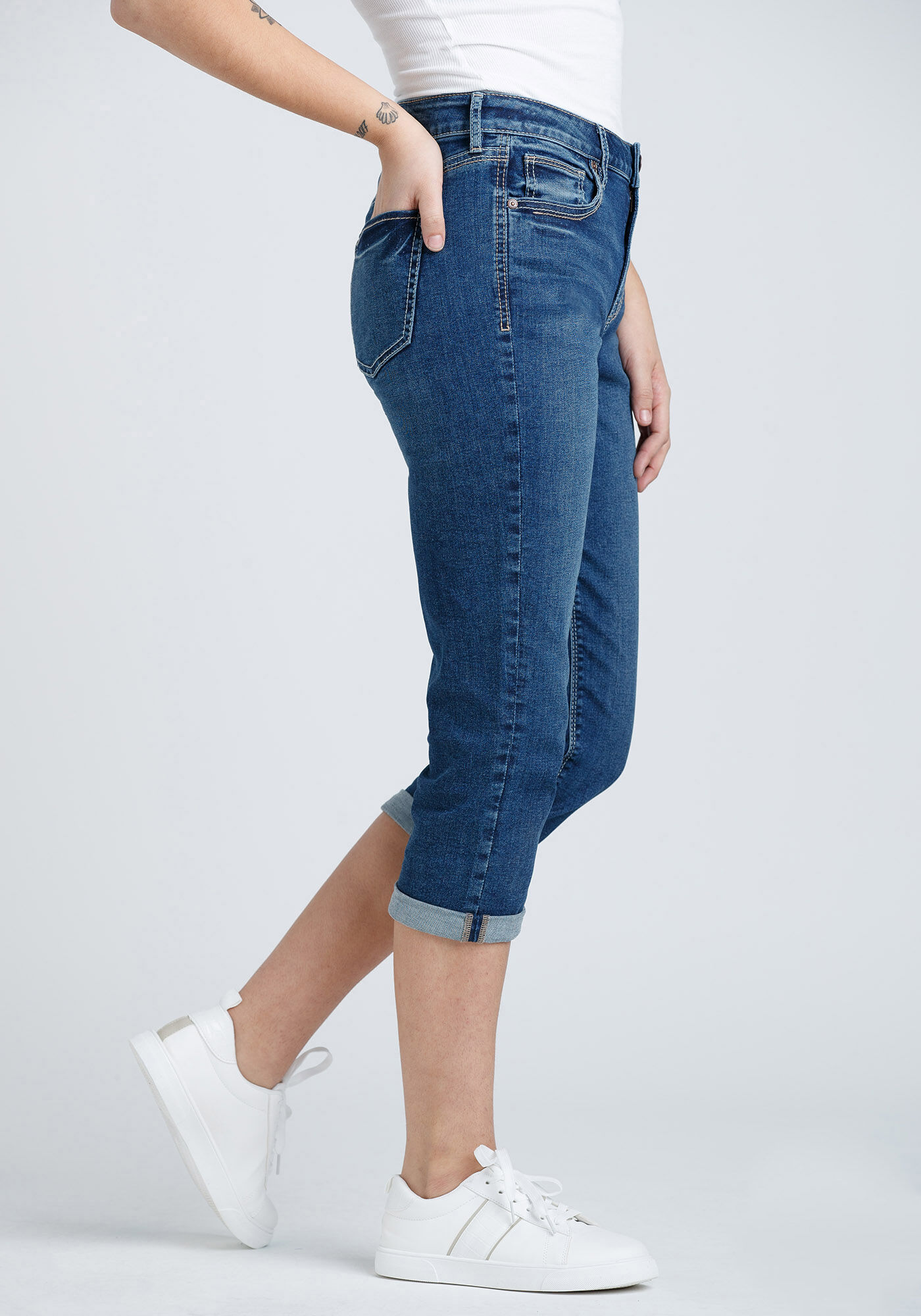 Women's 2 Tone Stitch Cuffed Jean Capri